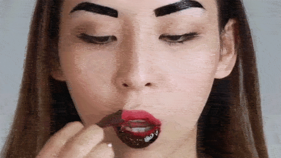 This New Peel Off Makeup Trend Is Perfect For The Lazy Beauty Girl