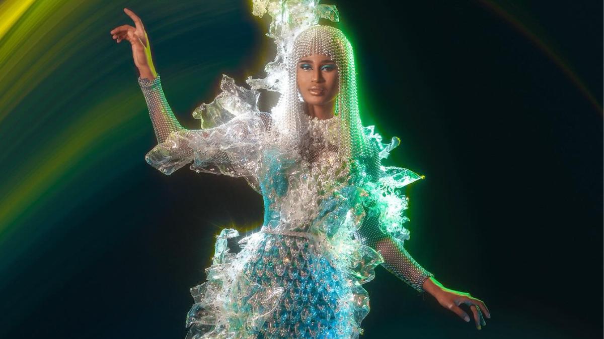 Alexie Brooks' Eco Warrior Look Is Made of Recycled Plastic Spoons and ...