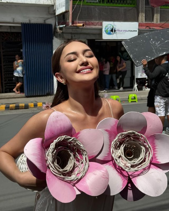 Who Is Ahtisa Manalo? 10 Things to Know About Miss Universe Philippines ...