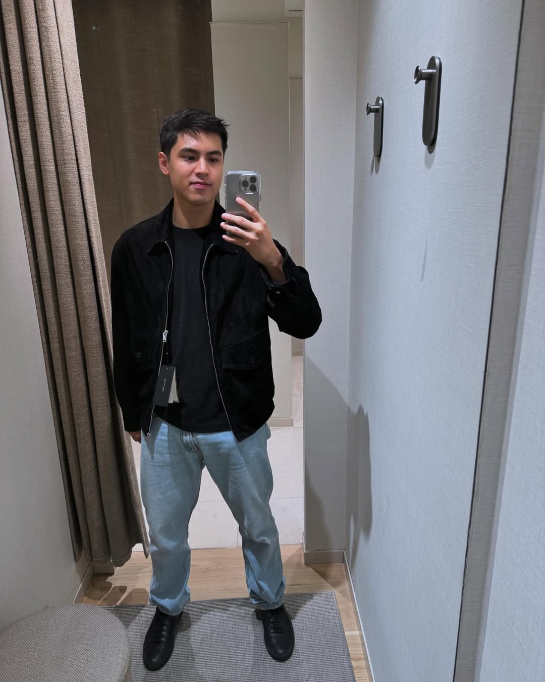 The Exact Sneakers Emilio Daez Loves to Wear on Repeat