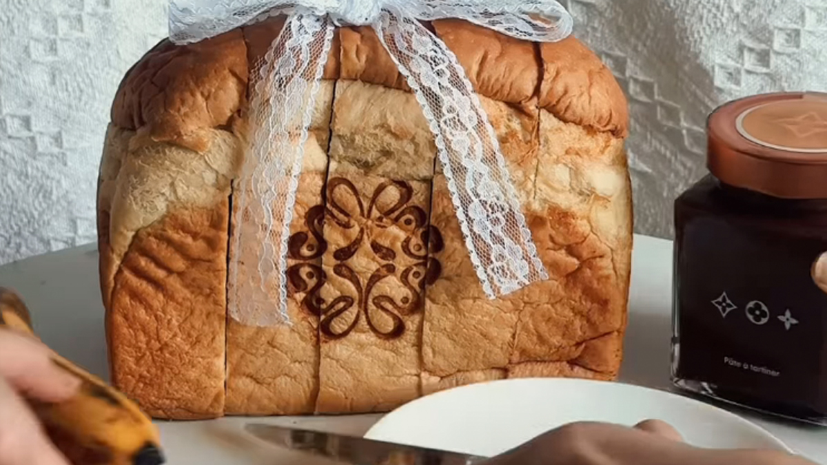 This Filipina Influencer Sent Bread as a Wedding Invite—and It’s Gone Viral