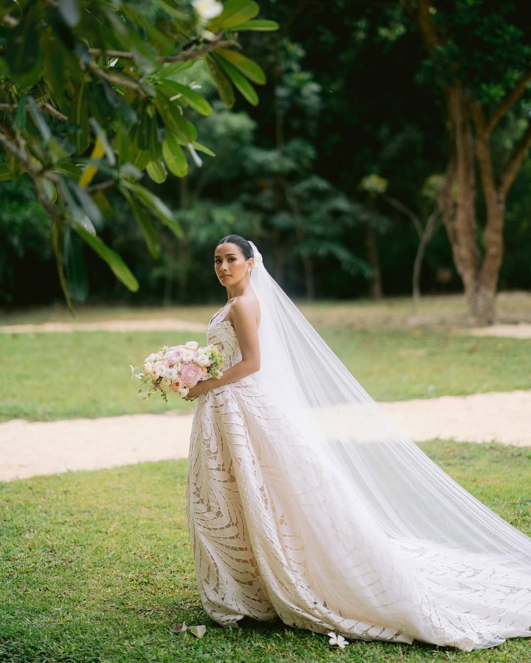Did Marj Maroket and Becca Bloom Wear the Same Wedding Gown?