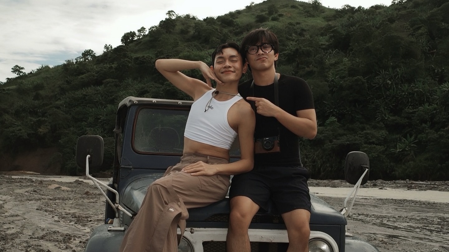 The Exact Digital Camera Esnyr and Raven Rigor Brought on Their Hike