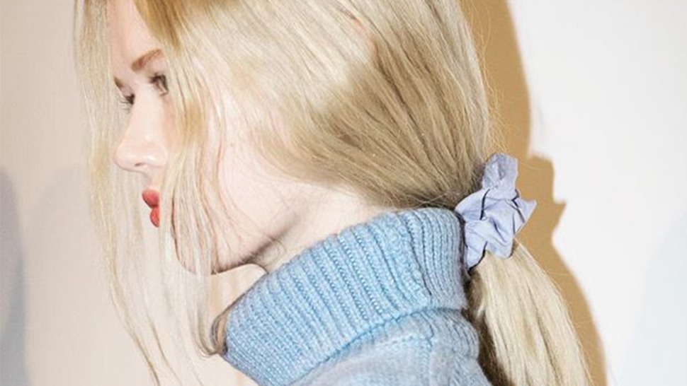 This Is How Instagram's Cool Girls Are Wearing The Scrunchie | Preview.ph