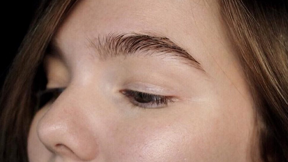 Here's How You Can Naturally Regrow Your Eyebrows | Preview.ph