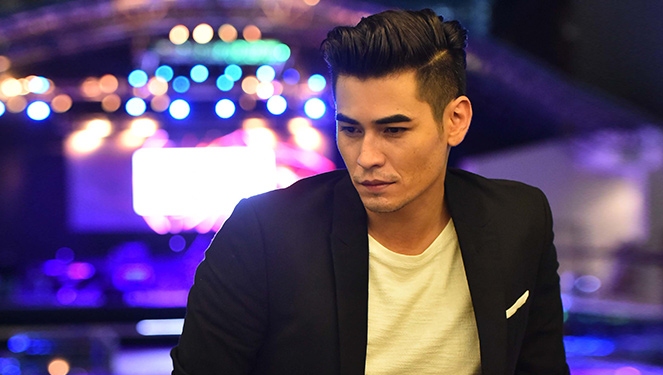 Fabio Ide Paints the Palace Pool Club Black | Preview.ph