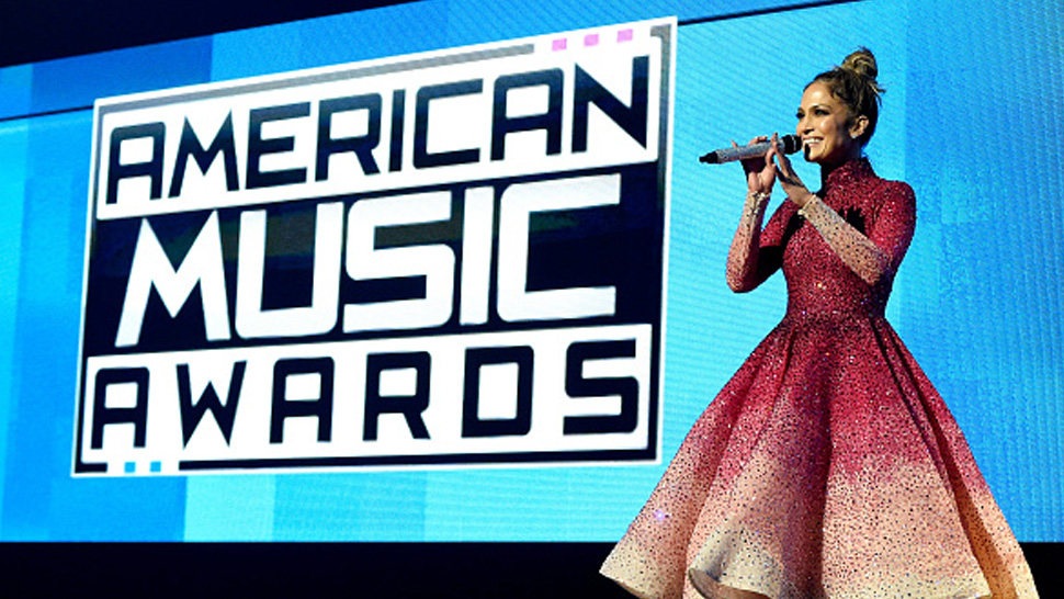Jennifer Lopez Wears Michael Cinco at the 2015 AMAs | Preview.ph