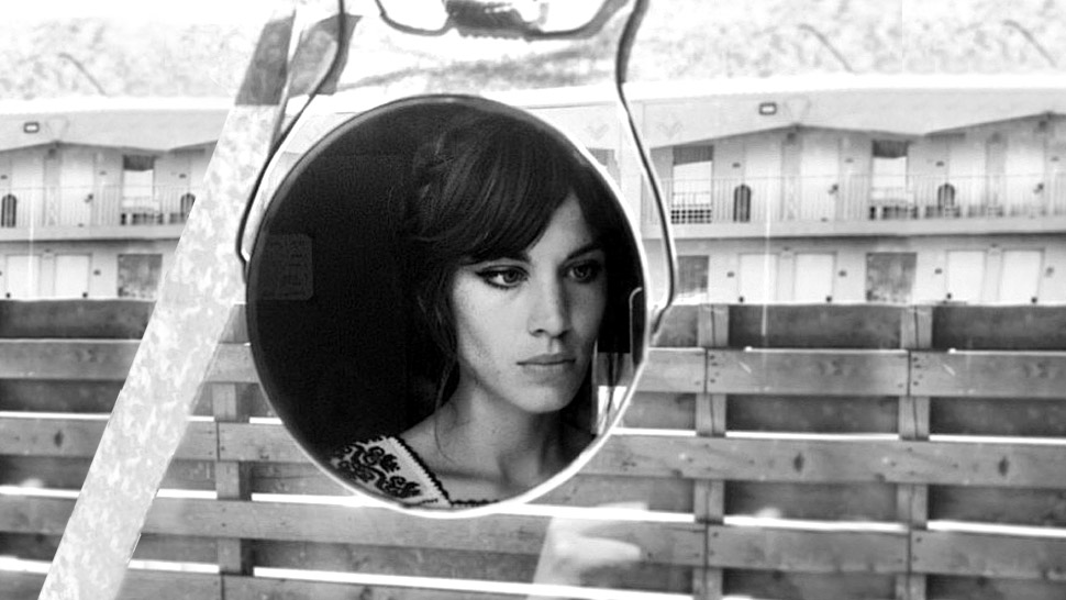 Alexa Chung Shows You How to Do the Perfect Cat-Eye Flick | Preview.ph