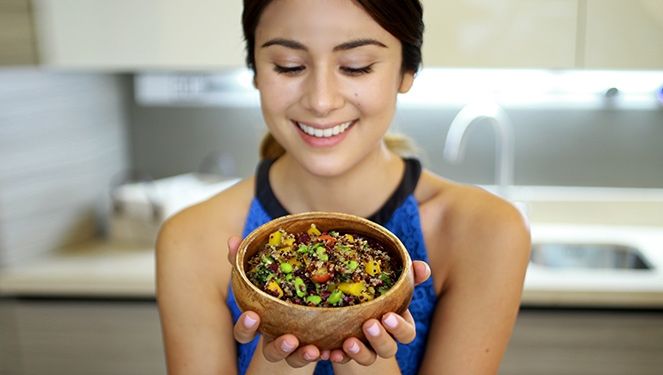 Mari Jasmine Episode 3: Cooking With Mari Jasmine – Quinoa Salad